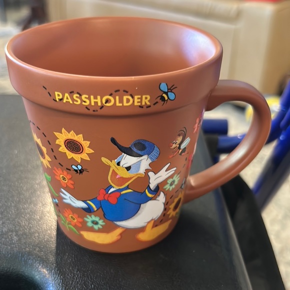 Disney | Dining | Disneys Donald Duck Flower And Garden Festival Mug In ...